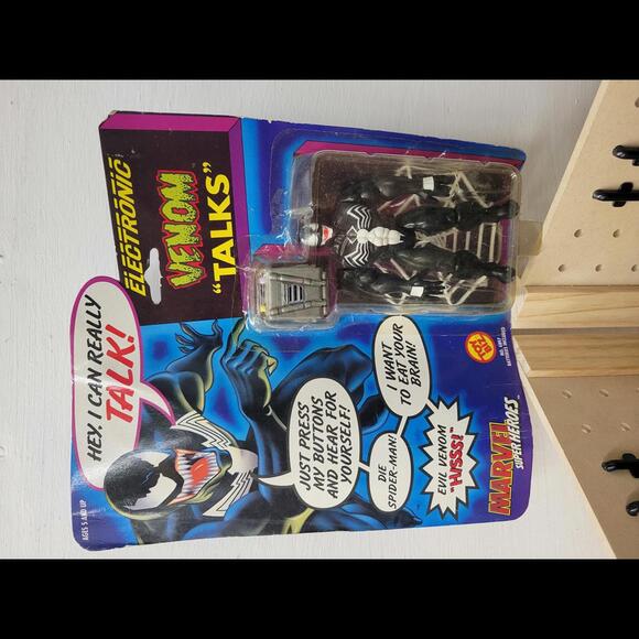 Design | Marvel Venom Electronic Talking Figure Classic Superhero ...